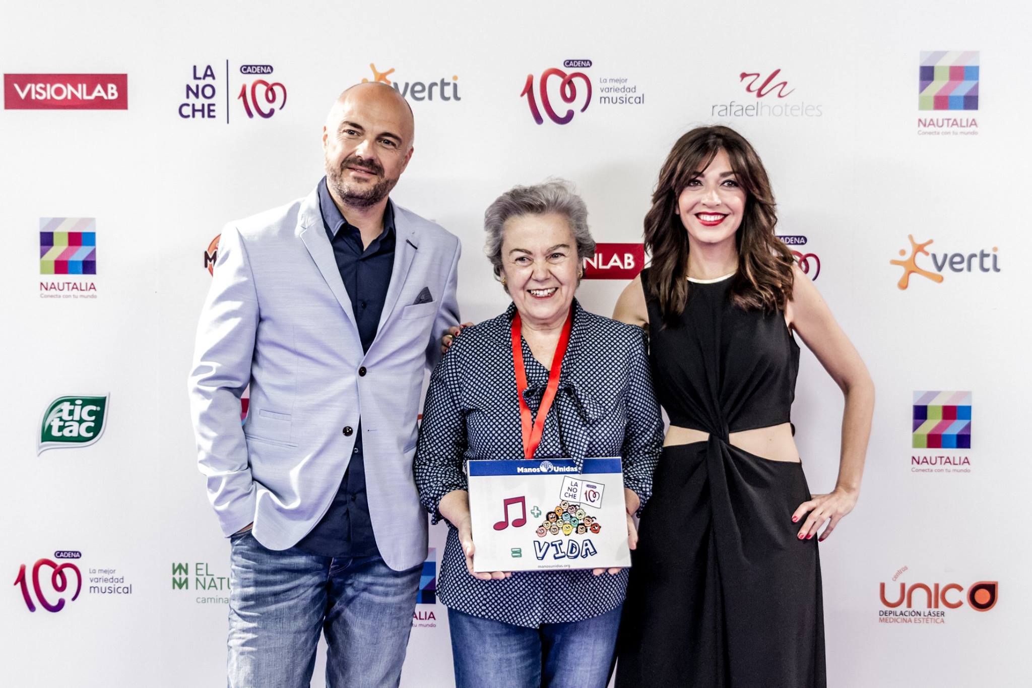 La Noche solidaria de Cadena 100 con las mejores voces del panorama ...